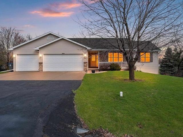 W6678 Emerald Ct, Greenville, WI 54942