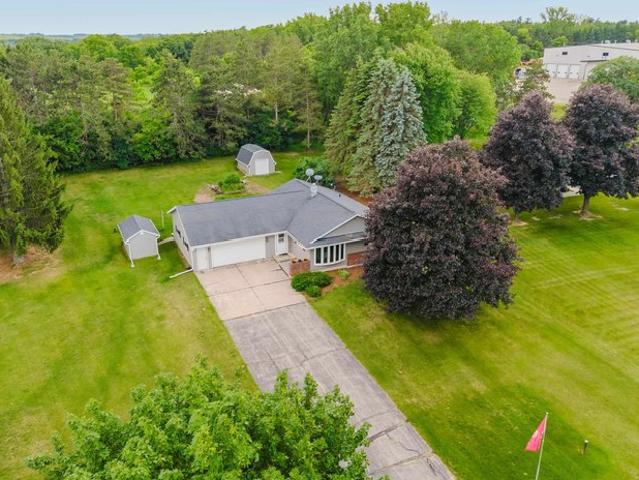 W685 Meadow Dr, Green Lake, WI 54941