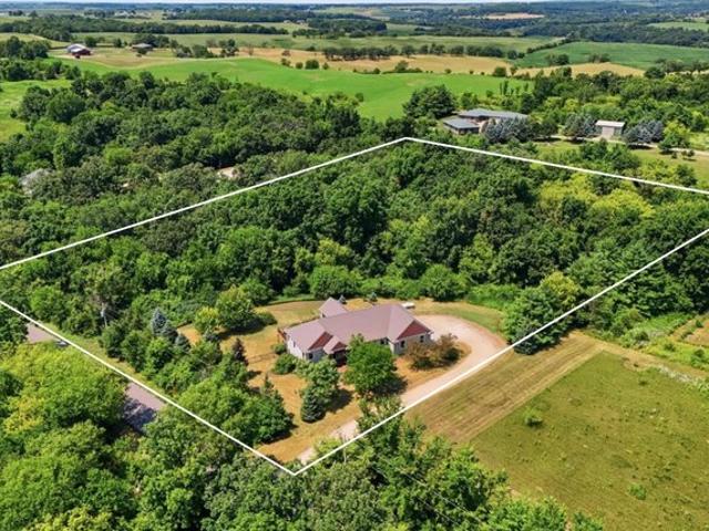 W6832 Farmers Grove Rd, Monticello, WI 53570