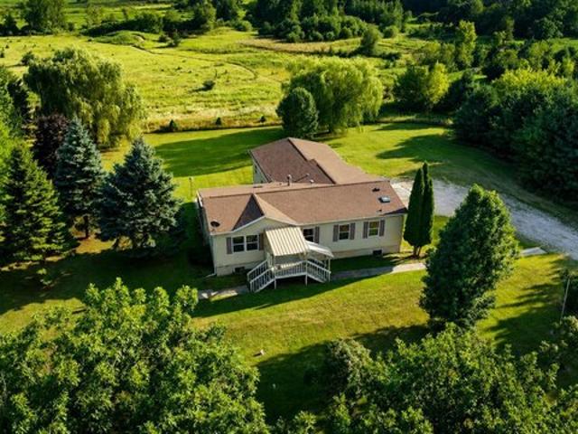 W6997 Gale Dr, Endeavor, WI 53930