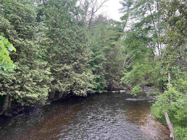 W7167 St Paul Rd, Crivitz, WI 54114