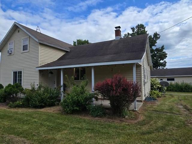 W7559 Valley Rd, Antigo, WI 54409