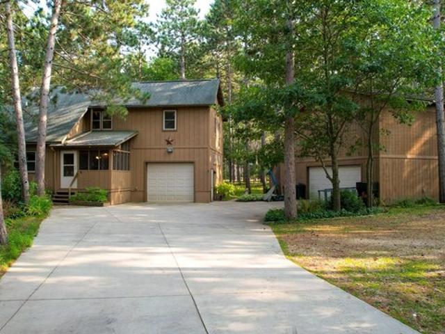W7515 32nd St, New Lisbon, WI 53950