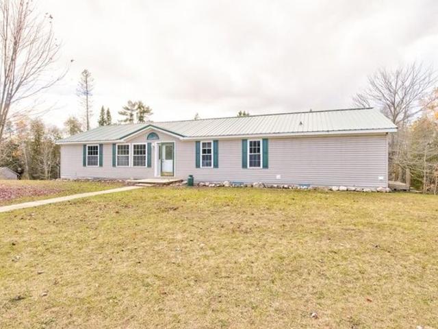 W7642 Sinkler Ln, Stephenson, MI 49887