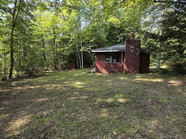 W7793 Bergeson Ln, Amberg, WI 54102