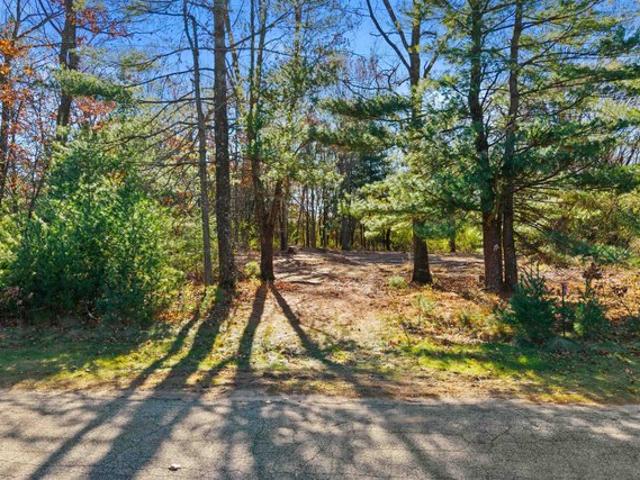 W7735 Buttercup Ln, Wautoma, WI 54982