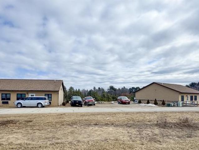 W7840 Airport Rd, Crivitz, WI 54114