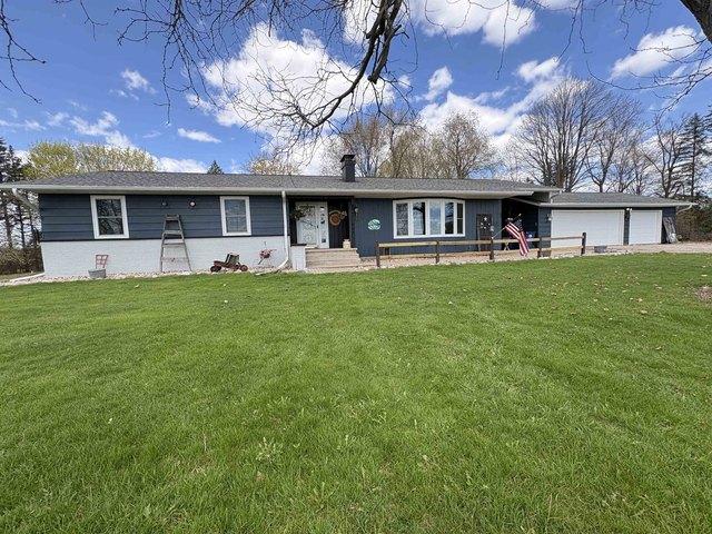 W8166 Belle Plaine Ave, Shawano, WI 54166