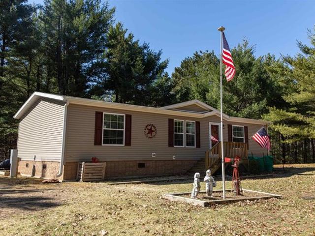 W8179 Eagle Dr, Oxford, WI 53952