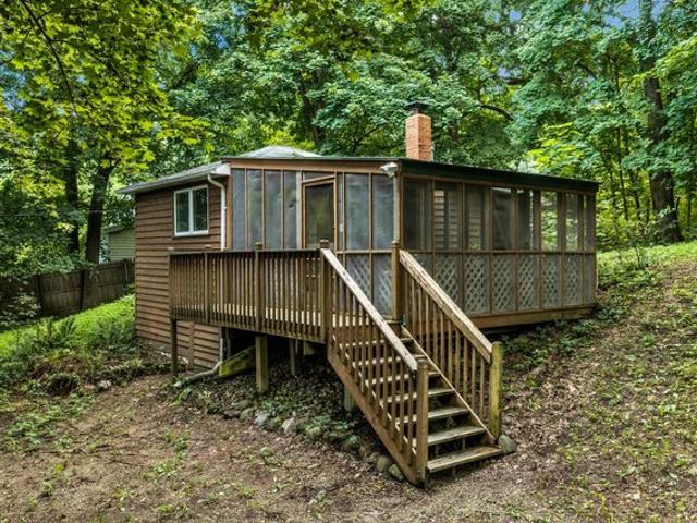 W8799 Hickory Rd, Richmond, WI 53115