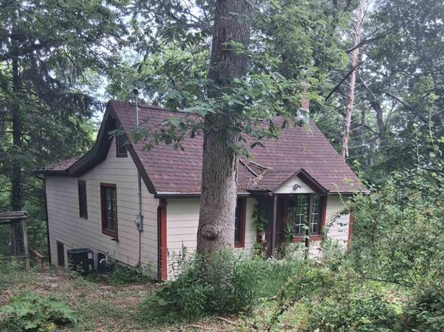 W8846 Hickory Dr, Delavan, WI 53115