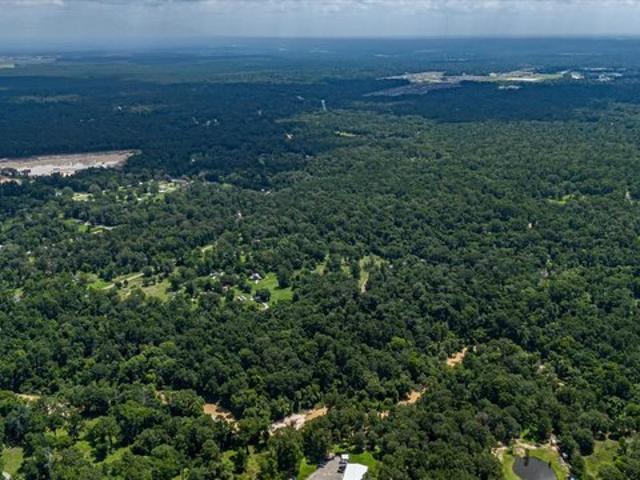 W Magnolia Ln, New Caney, TX 77357