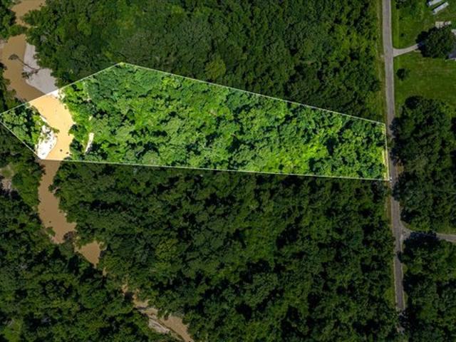 W Magnolia Ln, New Caney, TX 77357