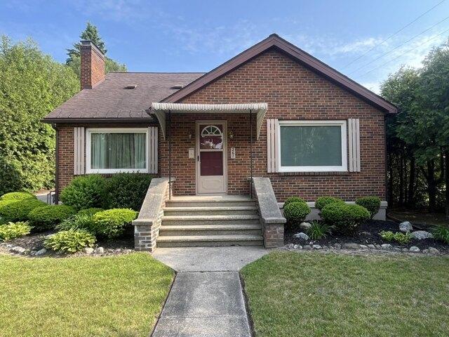 W Main St, Hart, Home For Sale