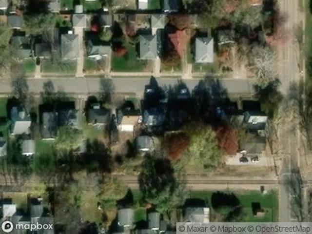 W Maple St