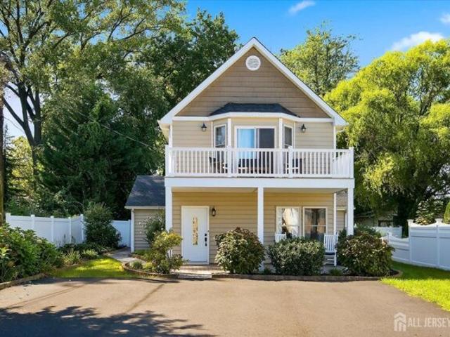 W Maplewood Rd, Wall, Home For Sale