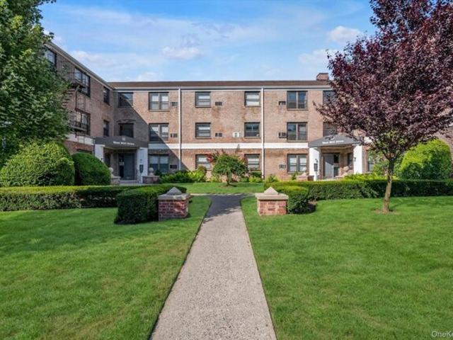 W Mill Dr Apt B, Great Neck, Property For Sale