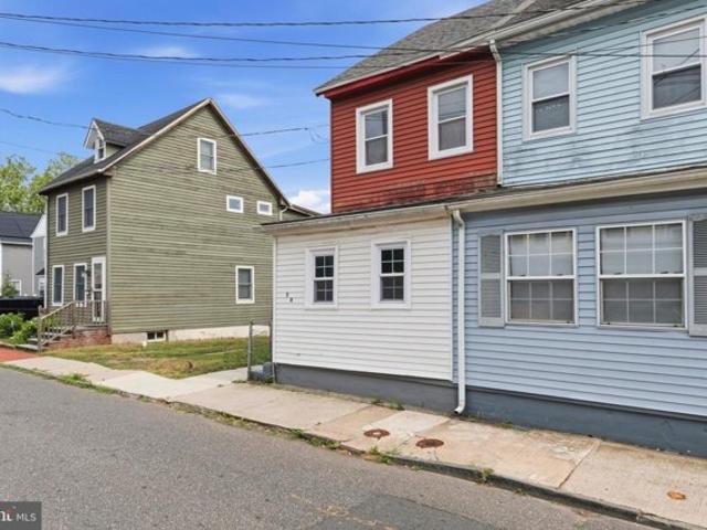 W Monroe St, Mount Holly, Home For Sale
