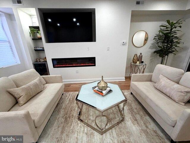 W Montgomery Ave, Philadelphia, Home For Sale
