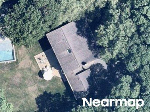 W Neck Rd