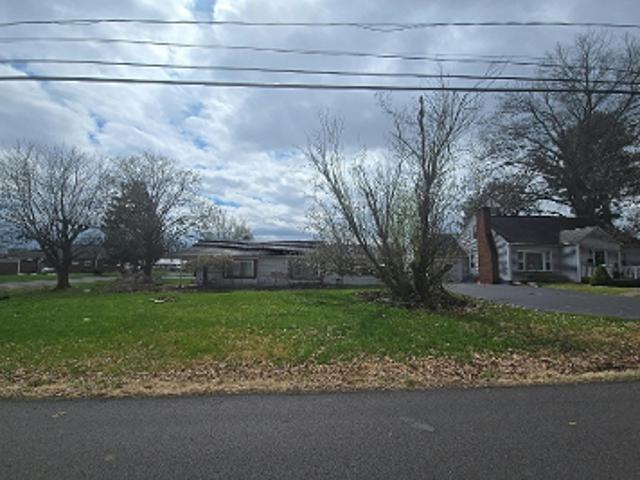 W Northview Ave