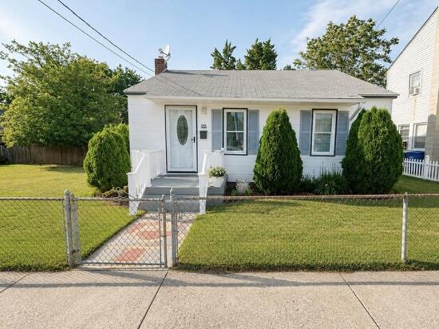 W Oak St, Millville, Home For Sale