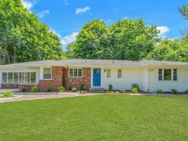 W Oakland Ave, Oakland, Home For Sale