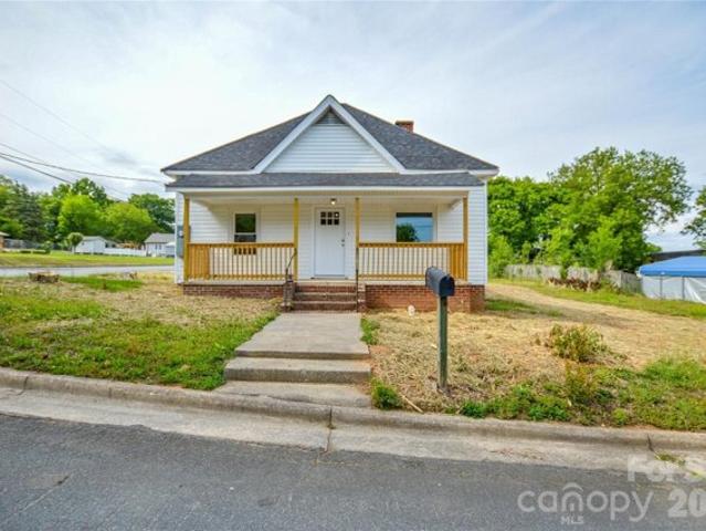 W Oakwood Ave, Albemarle, Home For Sale
