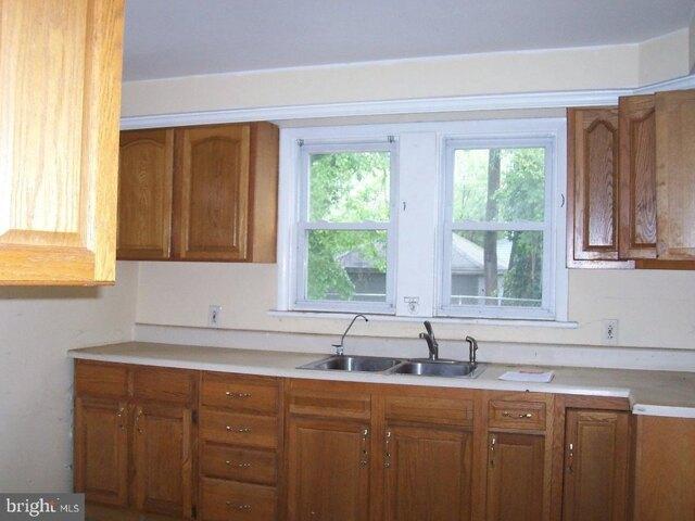 W Adams St, Paulsboro, Home For Sale