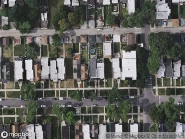 W Adams St