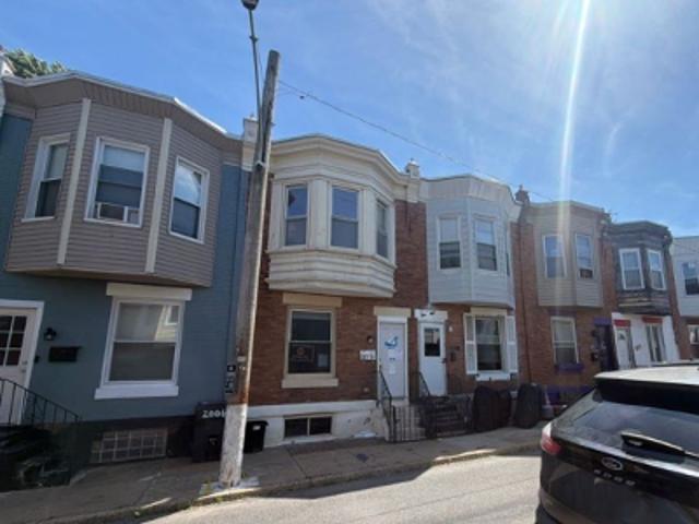 W Albert St