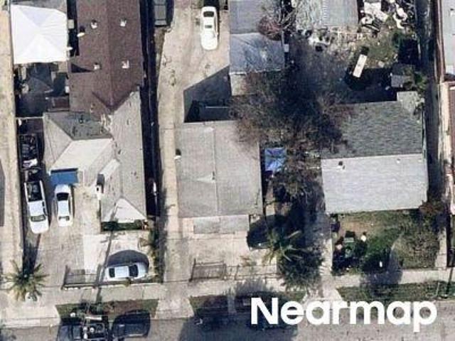 W Almond St