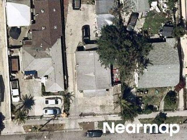 W Almond St