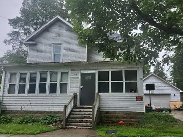 W Burr Oak St