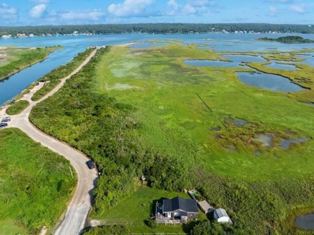 W Beach Rd, Charlestown, Home For Sale