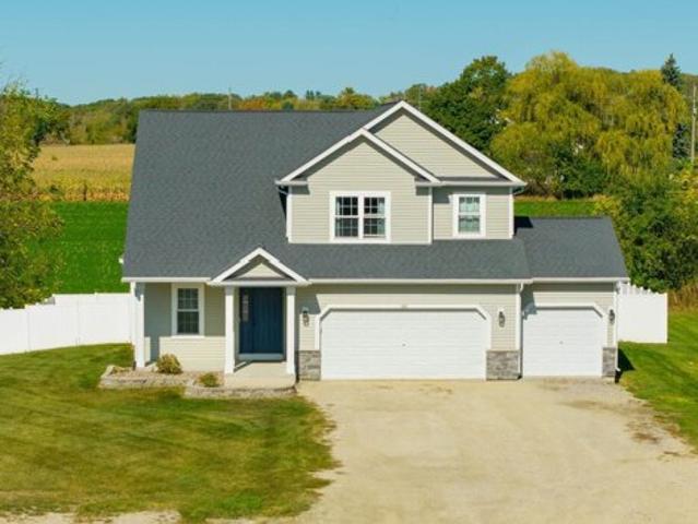 W Blackhawk Dr, Fort Atkinson, Home For Sale