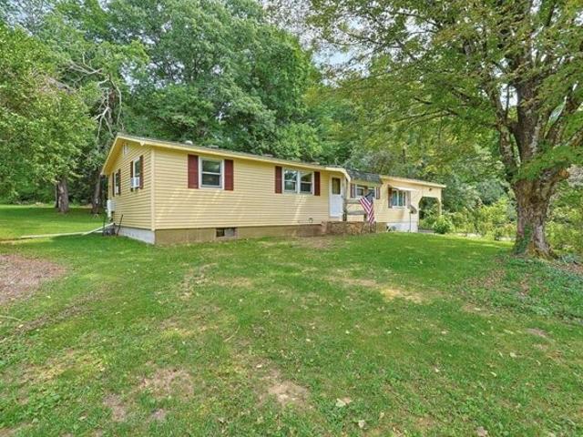 W Brookfield Rd, New Braintree, Home For Sale