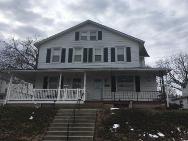 W Broad St