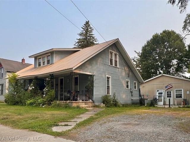 W Broadway Ave, Scottville, Home For Sale