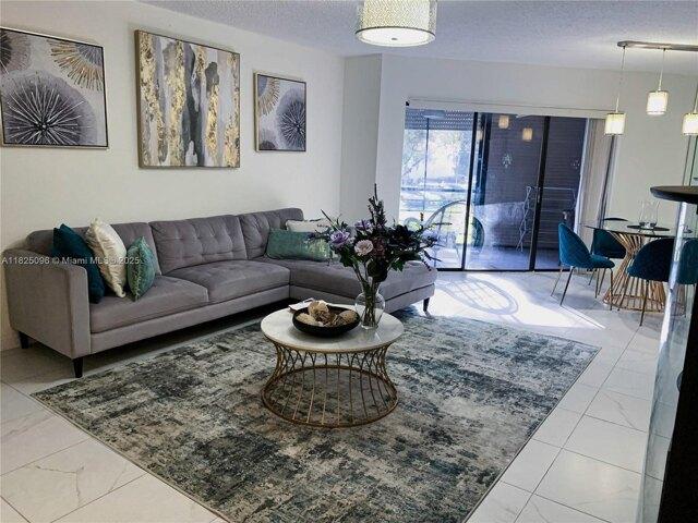 W Broward Blvd Apt,plantation, Condo For Sale