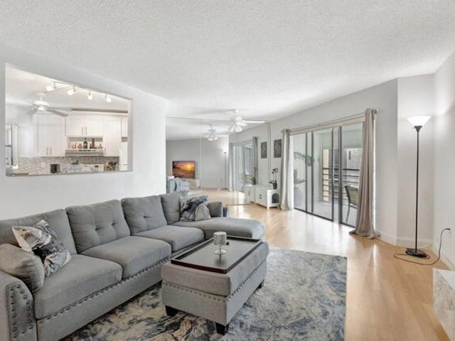 W Broward Blvd Apt,plantation, Condo For Sale