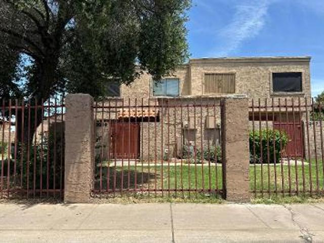 W Camelback Rd