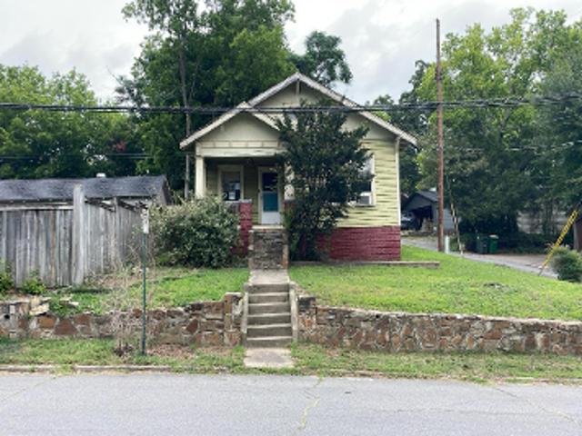 W Capitol Ave