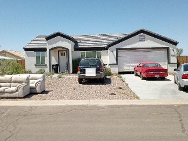 W Carmelita Cir