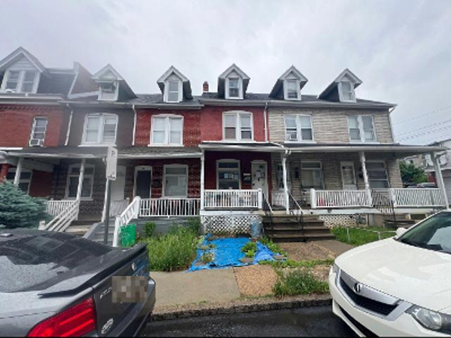 W Cedar St