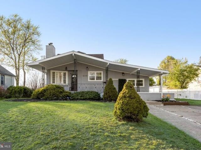 W Center Ave, Maple Shade, Home For Sale