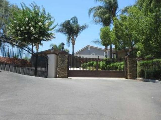 W Chase Dr
