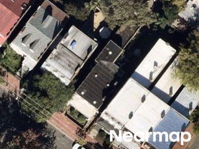 W Clay St