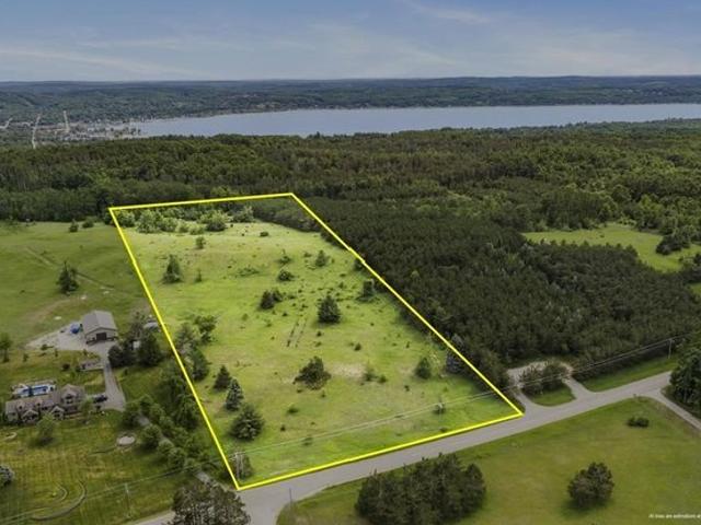 W Clute Rd, Boyne City, MI 49712