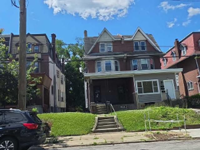 W Columbia Ave